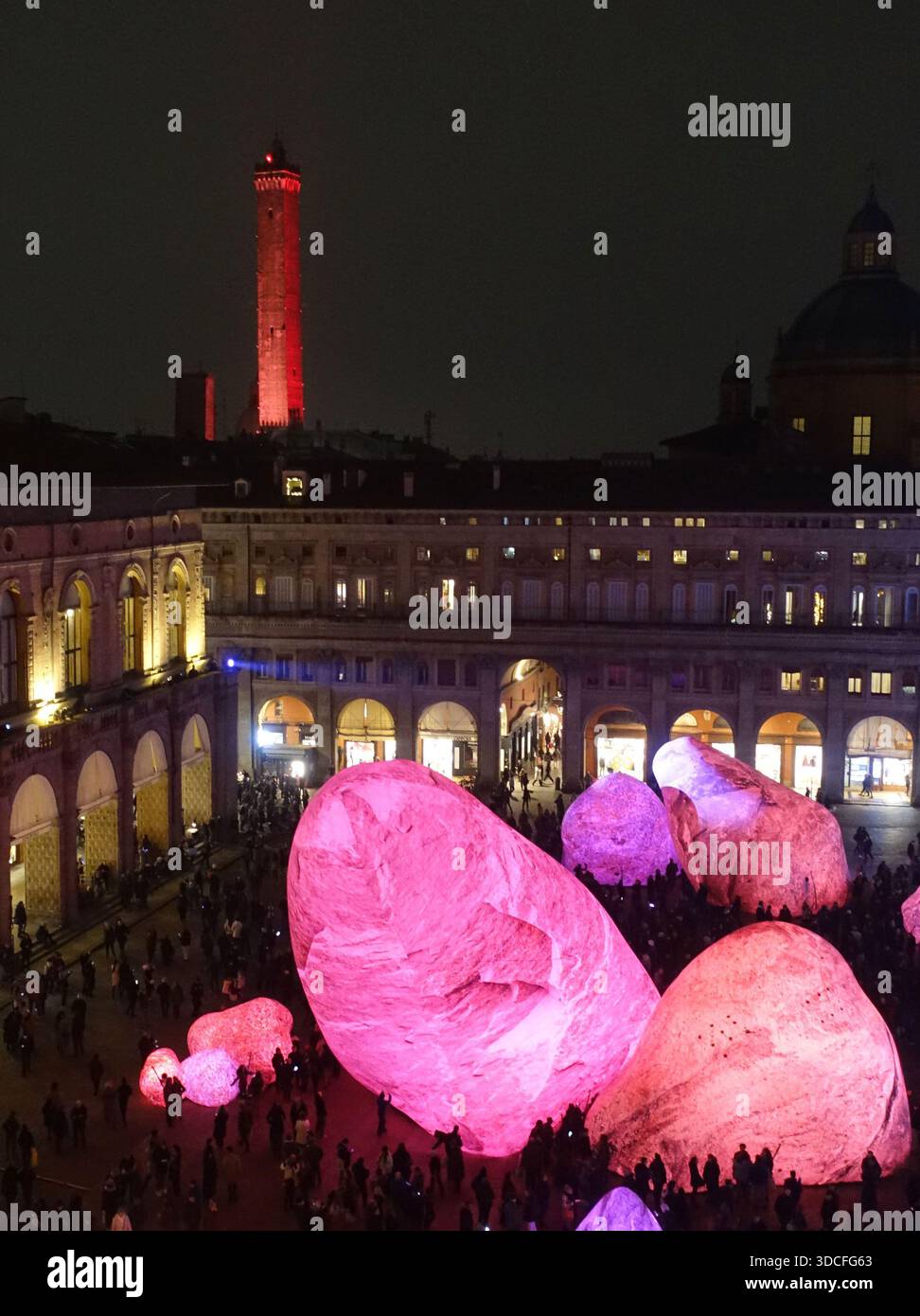 Bologna. Iwagumi Lighting - Dismisura, a Christmas installation and art ...