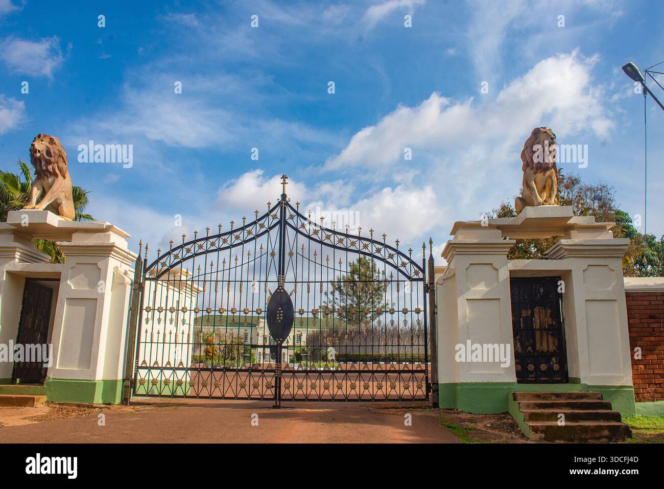 Buganda totems hi-res stock photography and images - Alamy