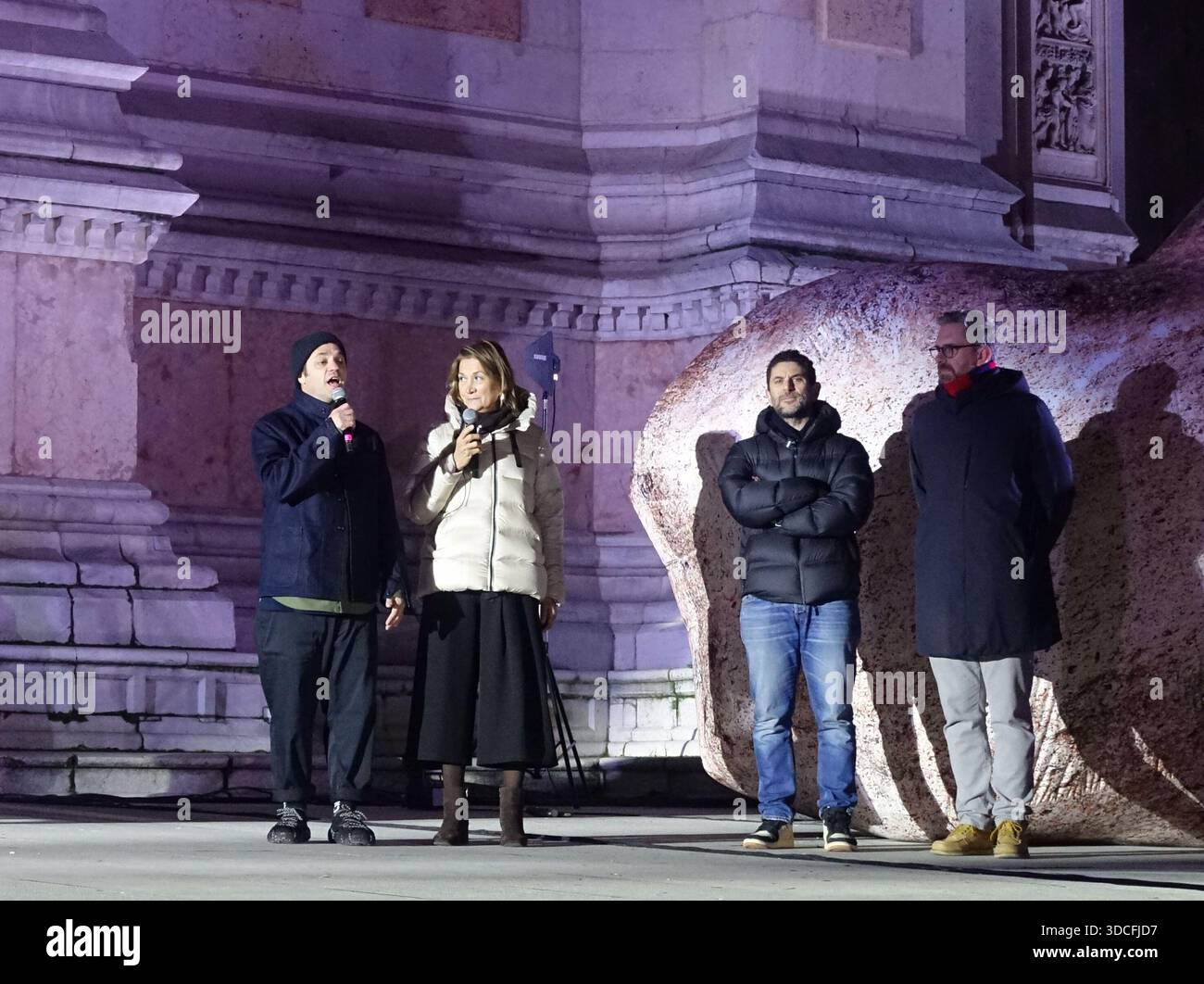 Bologna. Iwagumi Lighting - Dismisura, a Christmas installation and art ...