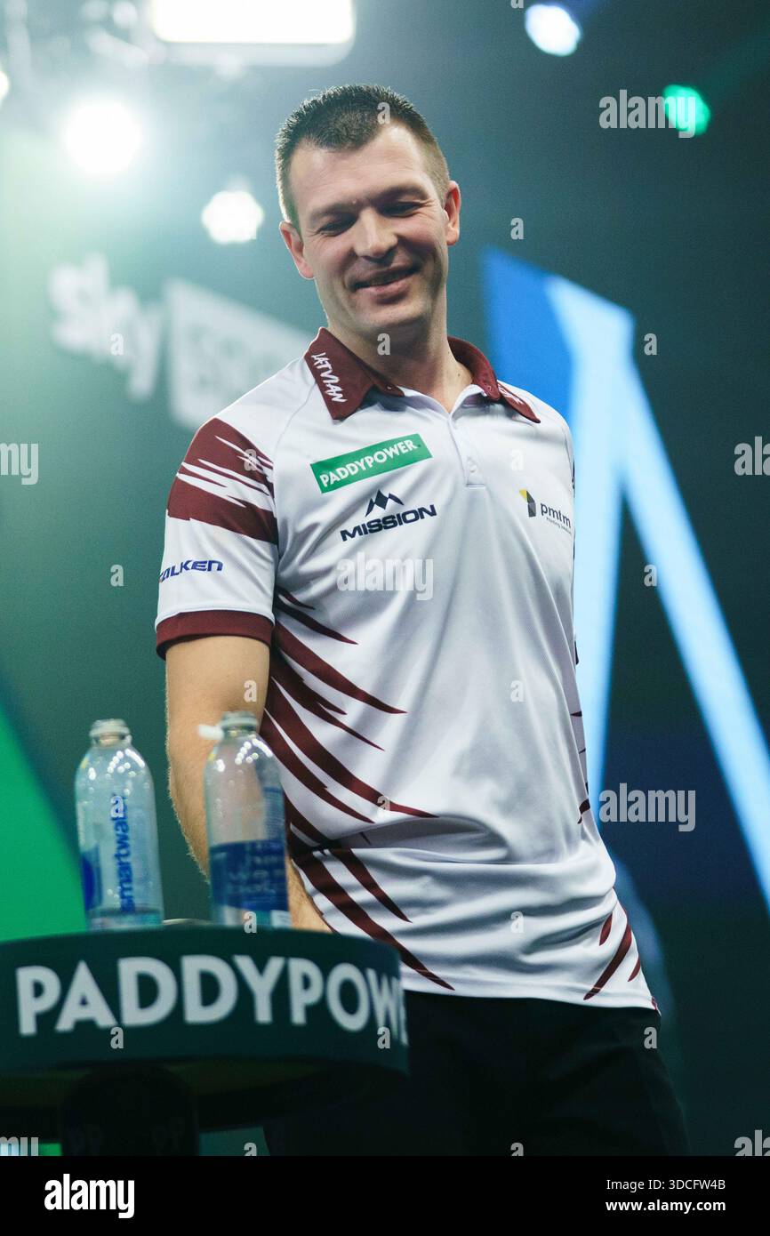 Madars Razma celebrating winning the second round match between Darren ...