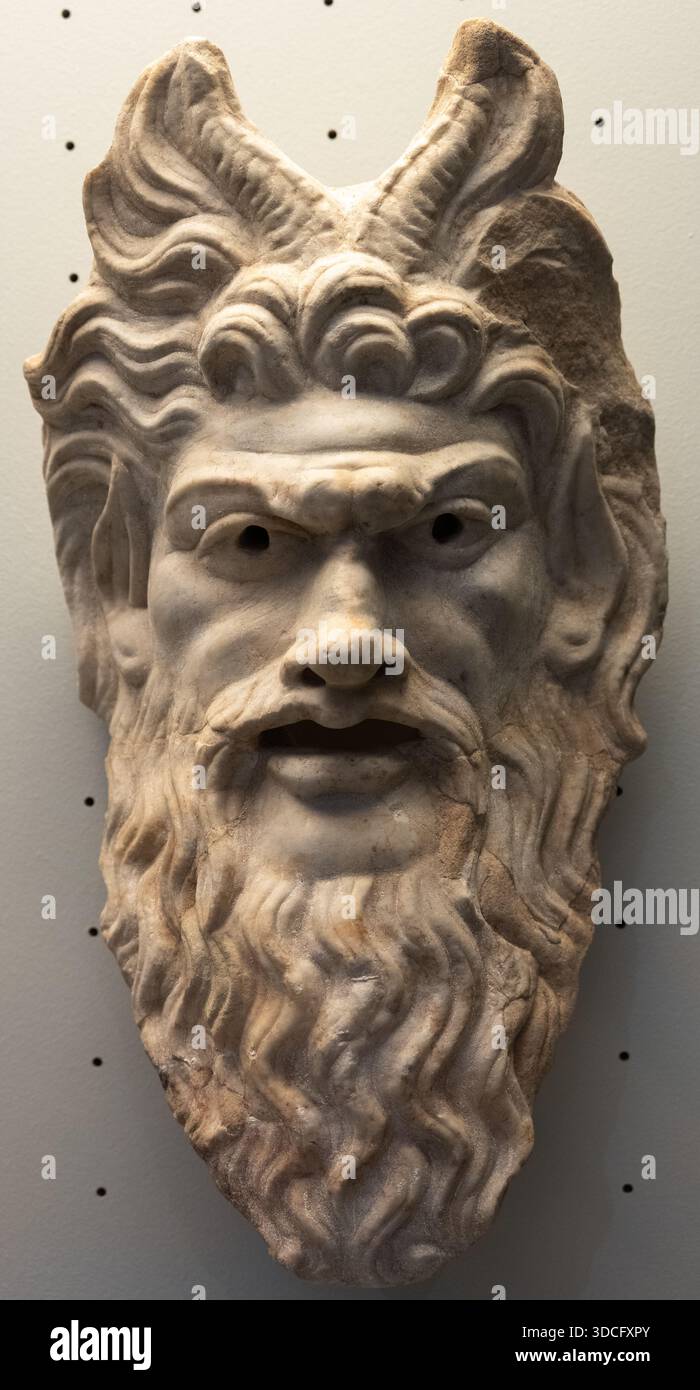 Stone dramatic mask roman hi-res stock photography and images - Alamy