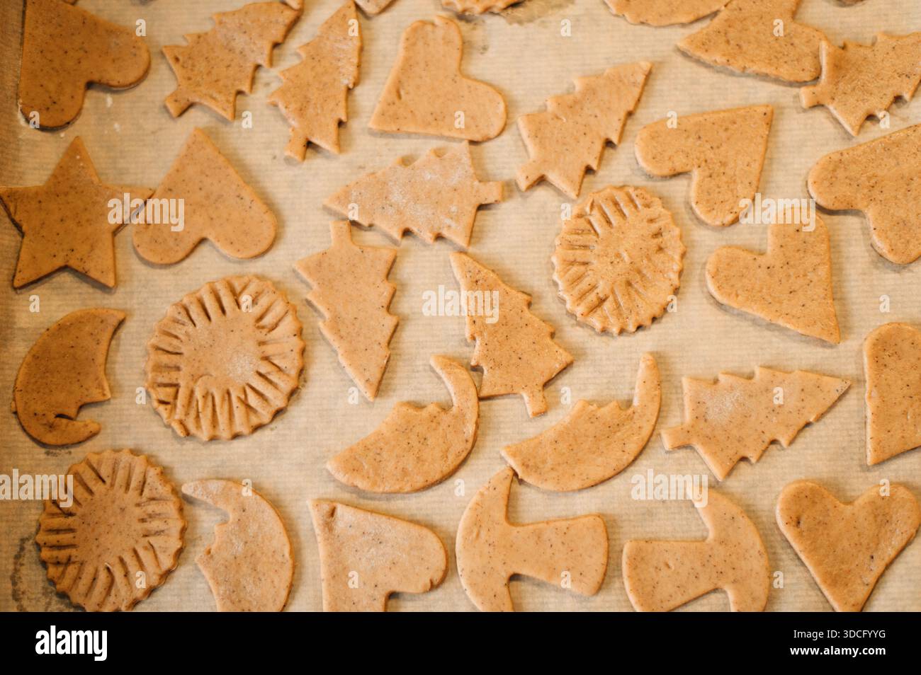 Christmas baking background raw hi-res stock photography and images - Alamy