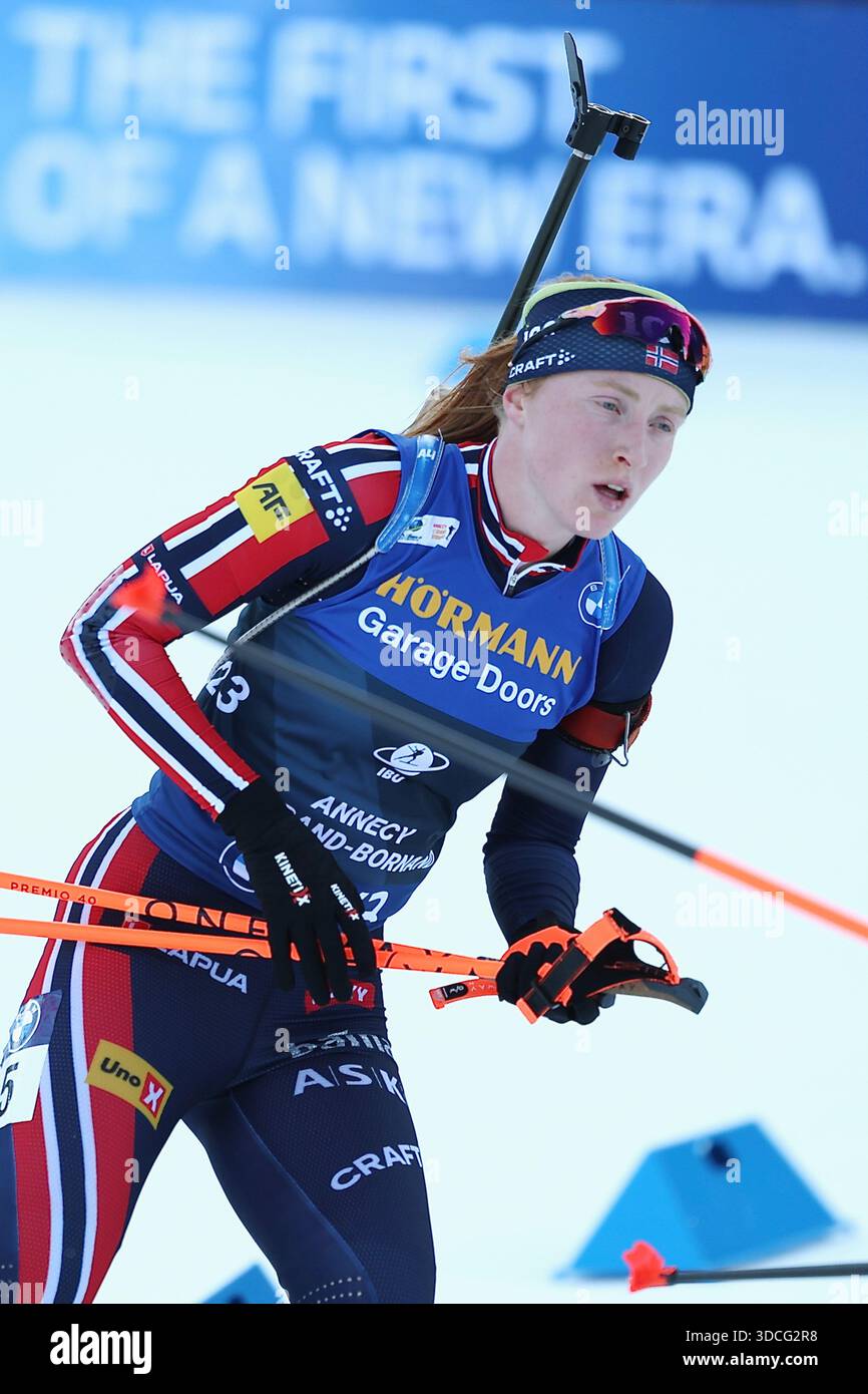 Maren Kirkeeide (Norway), Women 12,5 Km Mass Start during the BMW IBU ...