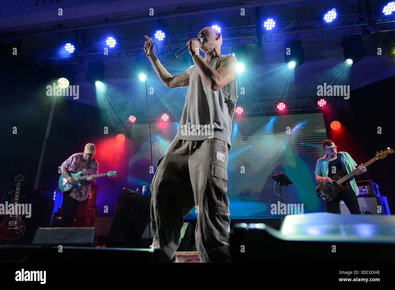 Aaron Dugan, Matisyahu, and Jason Fraticelli perform in Miami Beach ...