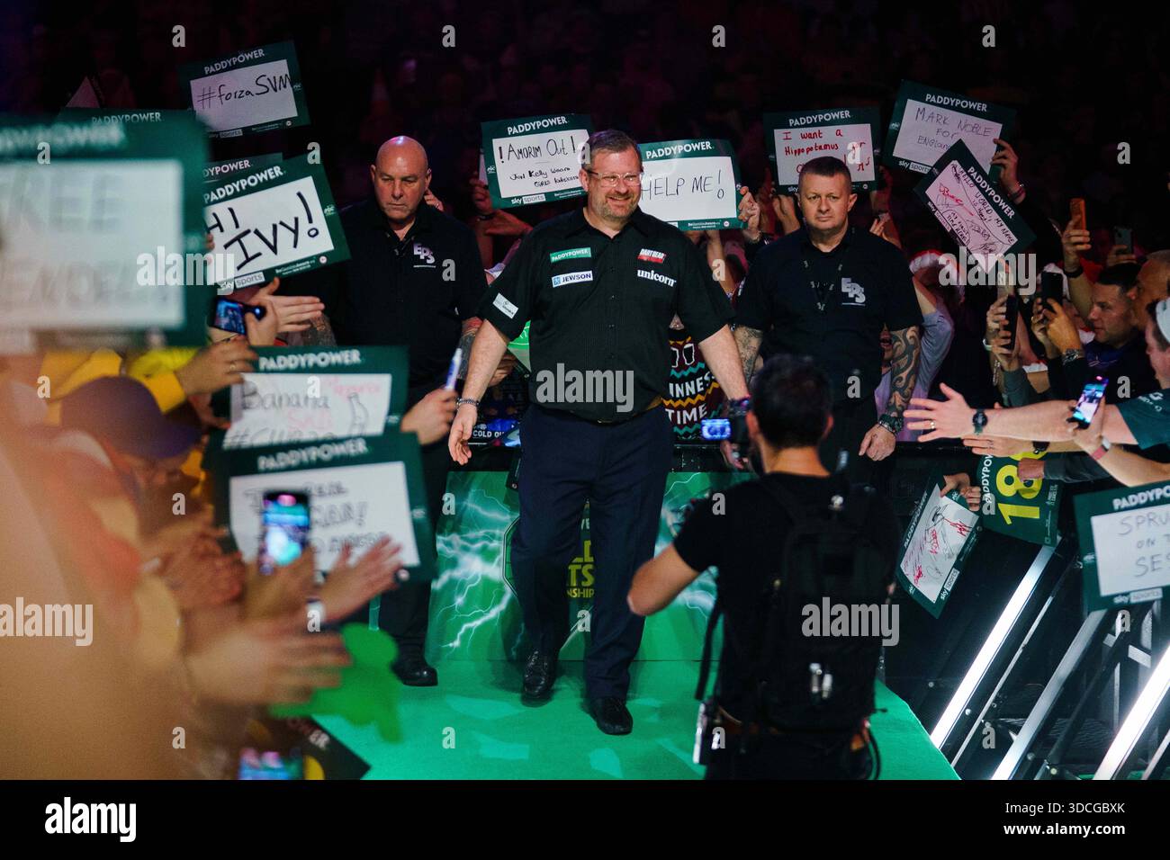 James Wade's walk on during the second round match between James Wade ...
