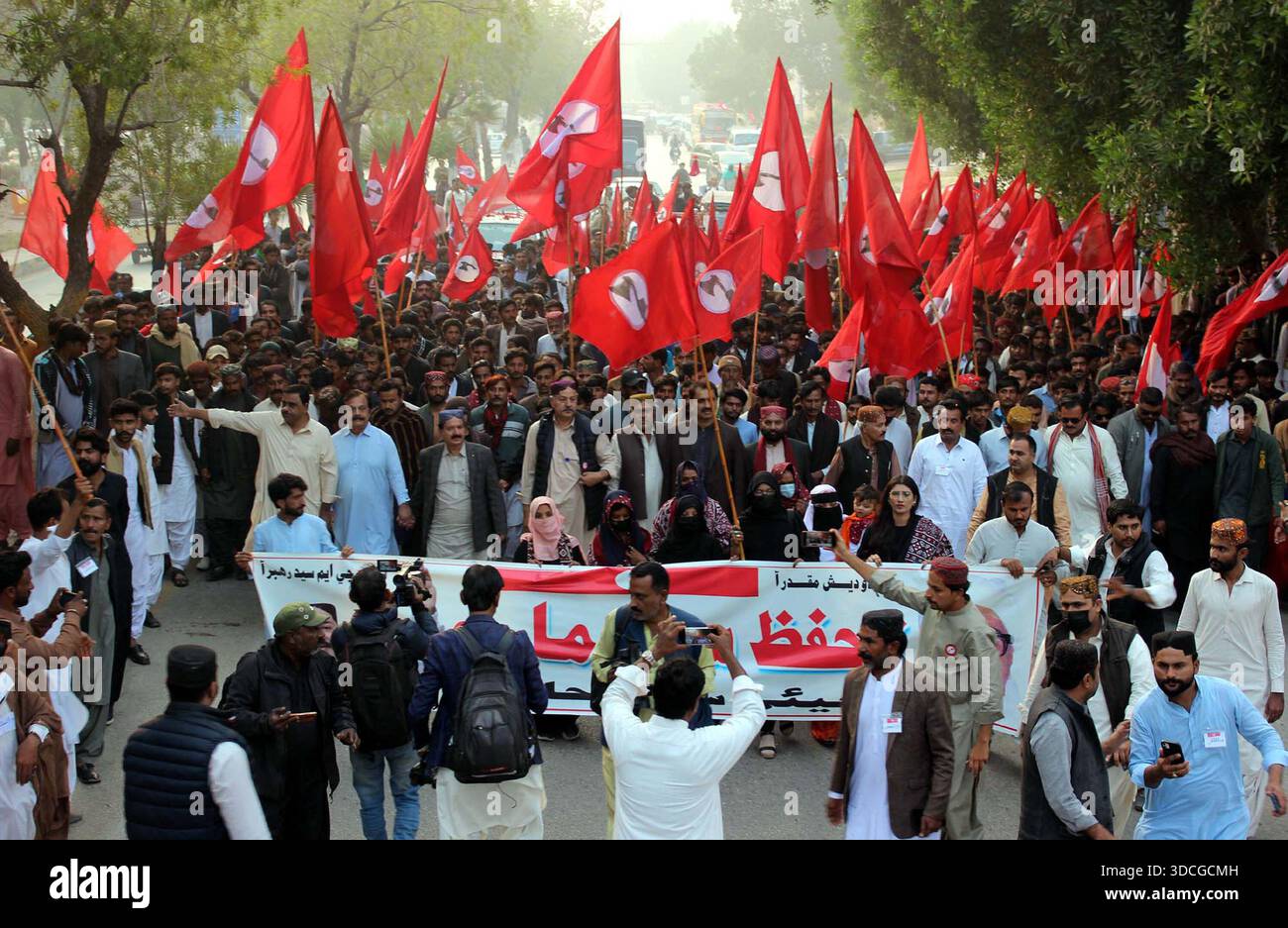 HYDERABAD, PAKISTAN, DEC 22: Activists of Jeay Sindh Mahaz (JSM) are ...
