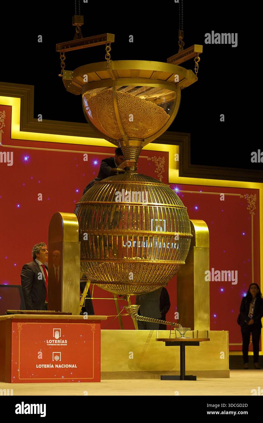 Several people refill the bombos of the Sorteo Extraordinario de la ...