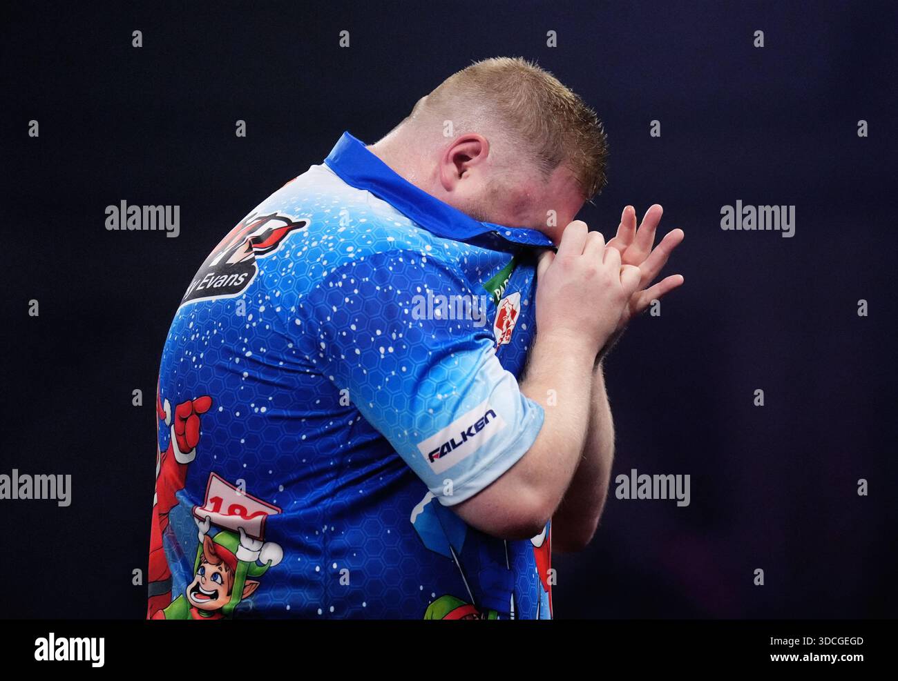 England's Ricky Evans celebrates defeating England's James Wade on day ...