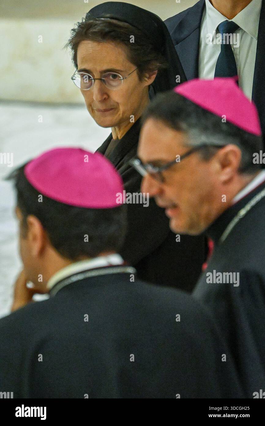 **NO LIBRI** Italy, Rome, Vatican, 2025/12/22 .Suor Raffaella Petrini ...