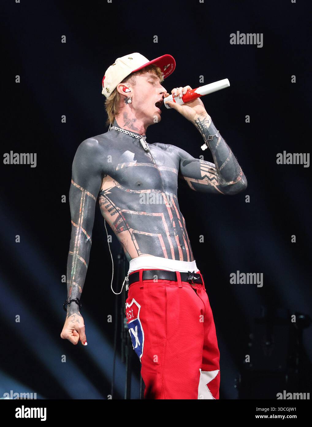 MIAMI, FLORIDA - DECEMBER 20: MIchine Gun Kelly, MGK performs during ...
