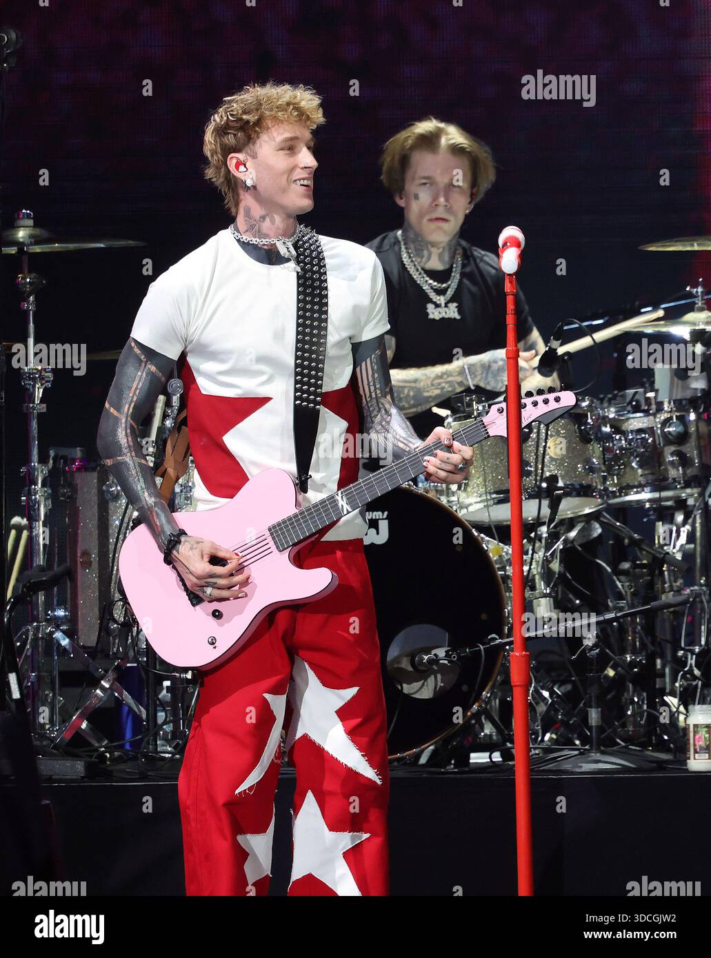 MIAMI, FLORIDA - DECEMBER 20: MIchine Gun Kelly, MGK performs during ...
