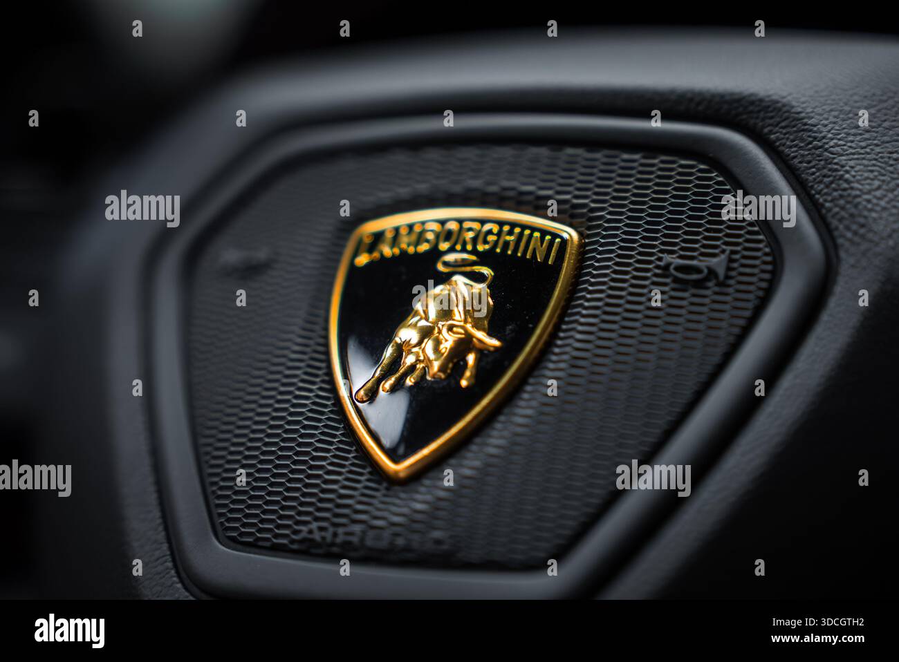 Lamborghini gold wheel hi-res stock photography and images - Alamy