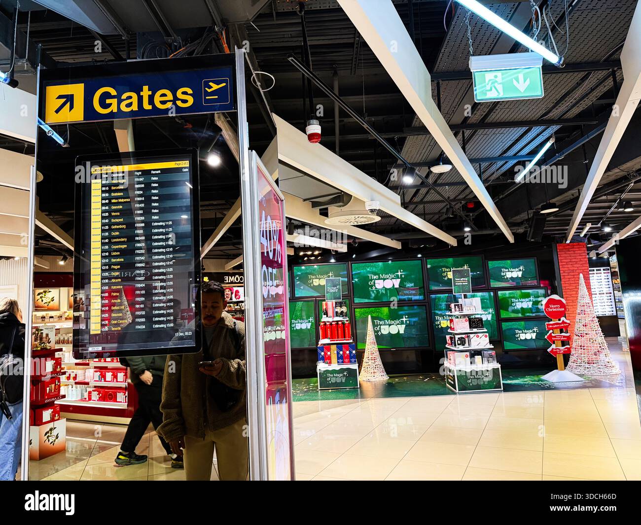 Manchester, UK - December 13, 2025: Bustling Manchester airport space ...