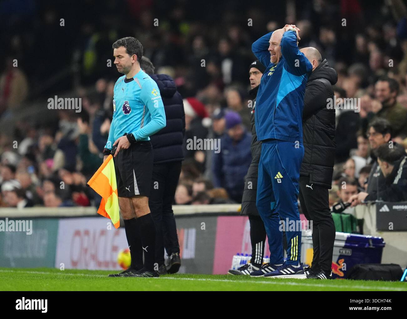 Nottingham Forest manager Sean Dyche during the Premier League match at ...