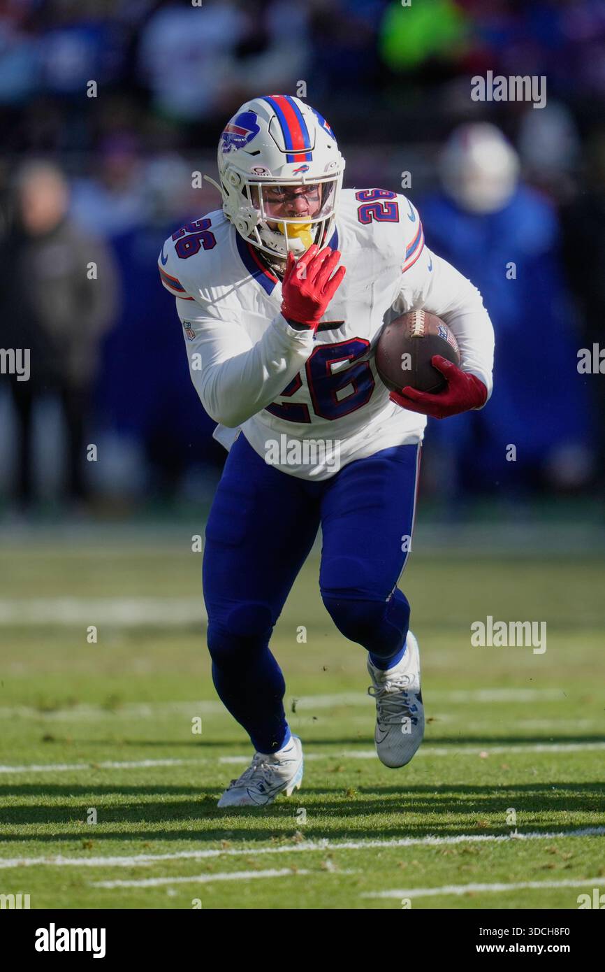 Buffalo Bills running back Ty Johnson (26) carries in the first half of ...