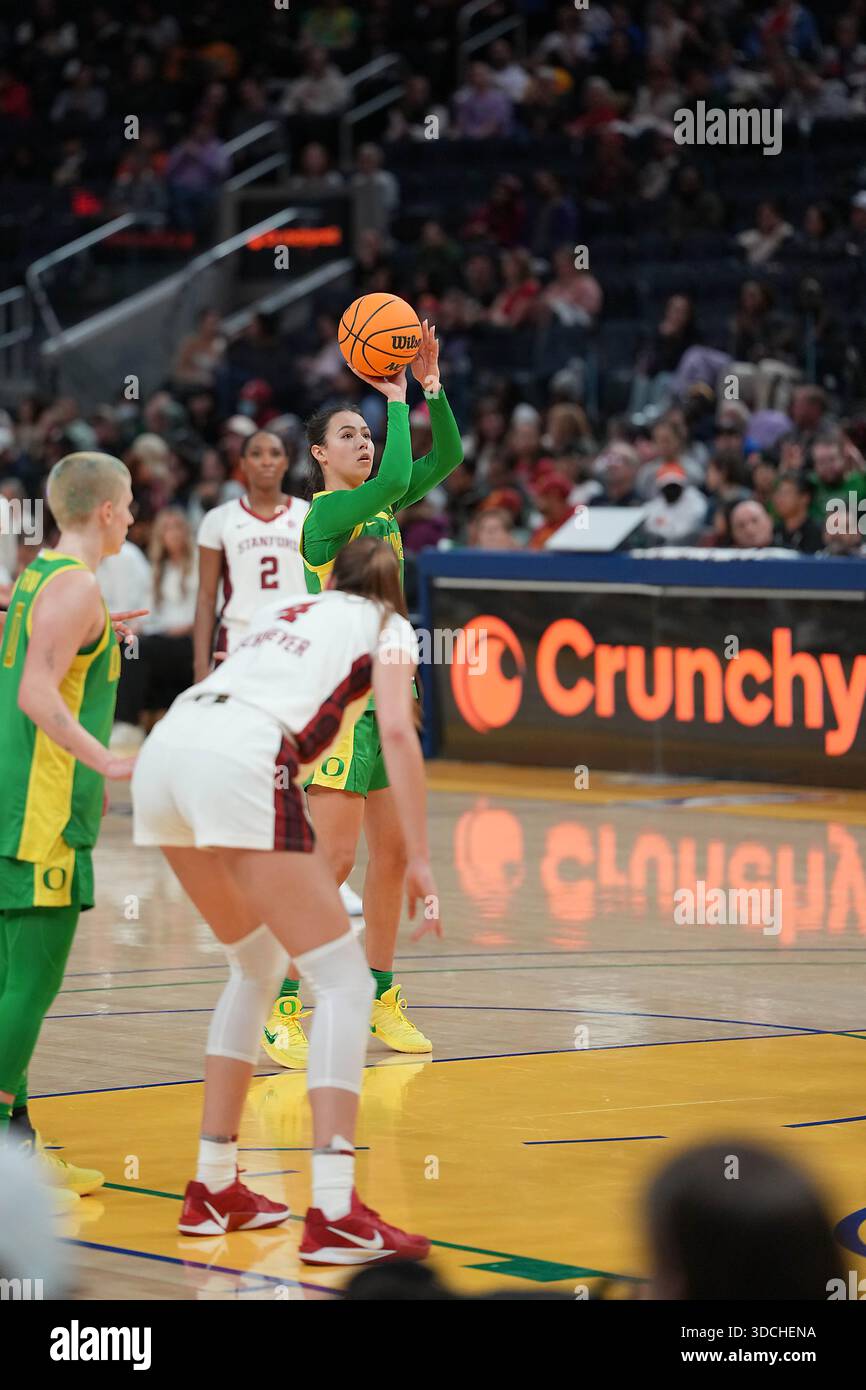 Ari Long (14) of the Oregon Ducks shoots a free throw during the second ...