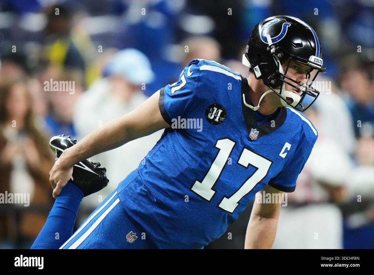 Indianapolis Colts quarterback Philip Rivers (17) warms up before an ...