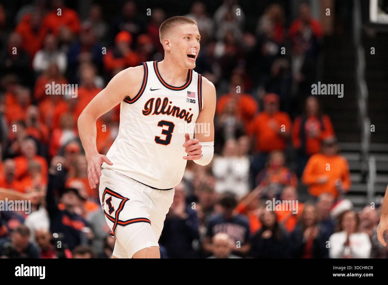 Illinois' Ben Humrichous (3) celebrates during the second half of an ...