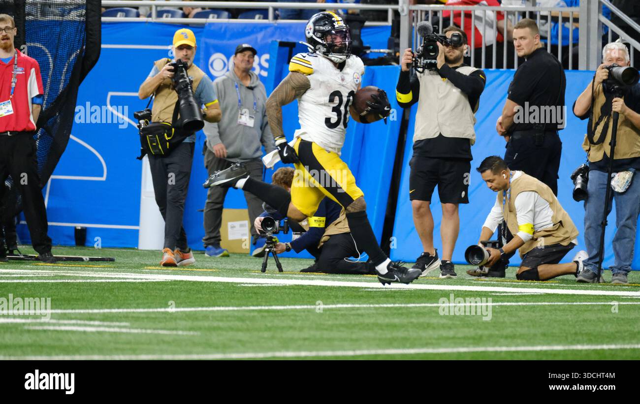 Dec 21, 2025: Jaylen Warren #30 during the Pittsburgh Steelers vs ...