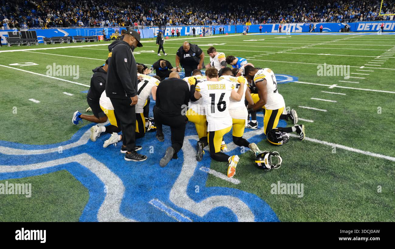 Dec 21, 2025: Players team prayer after the Pittsburgh Steelers vs ...