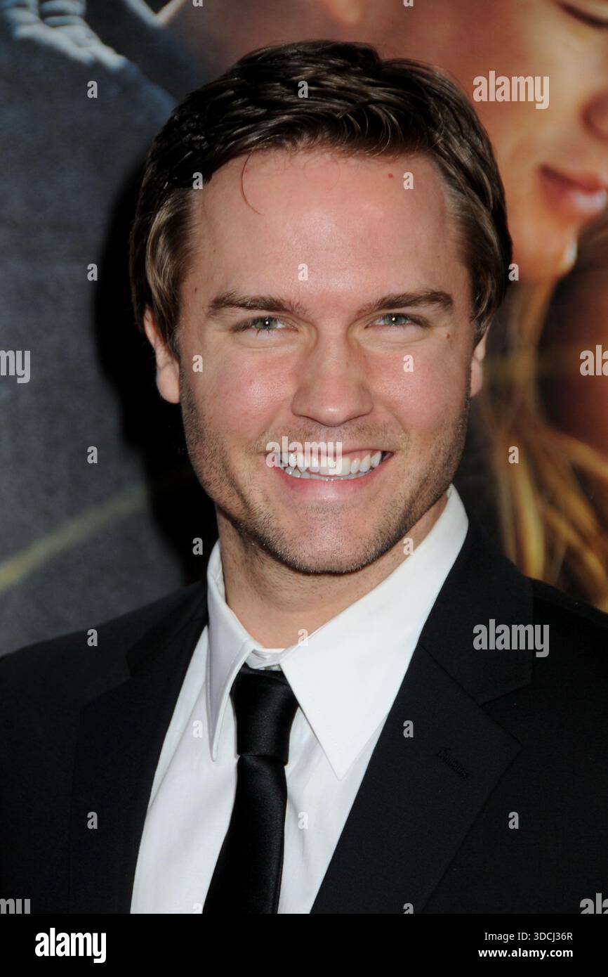 1 February 2010 - Hollywood, California - Scott Porter. "Dear John" Los ...