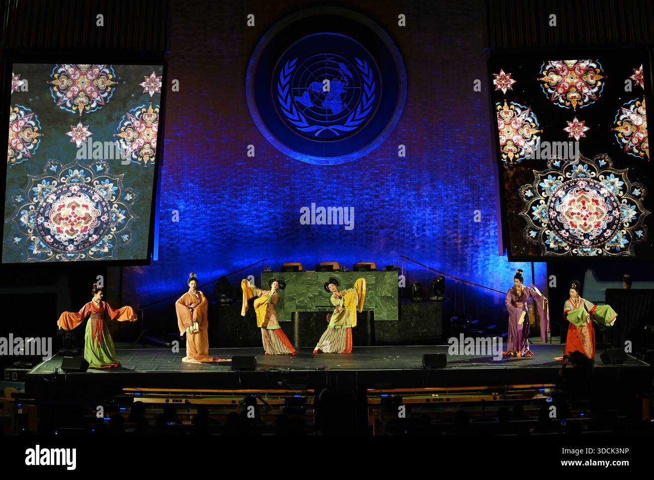 (251221) -- BEIJING, Dec. 21, 2025 (Xinhua) -- Actors showcase ...