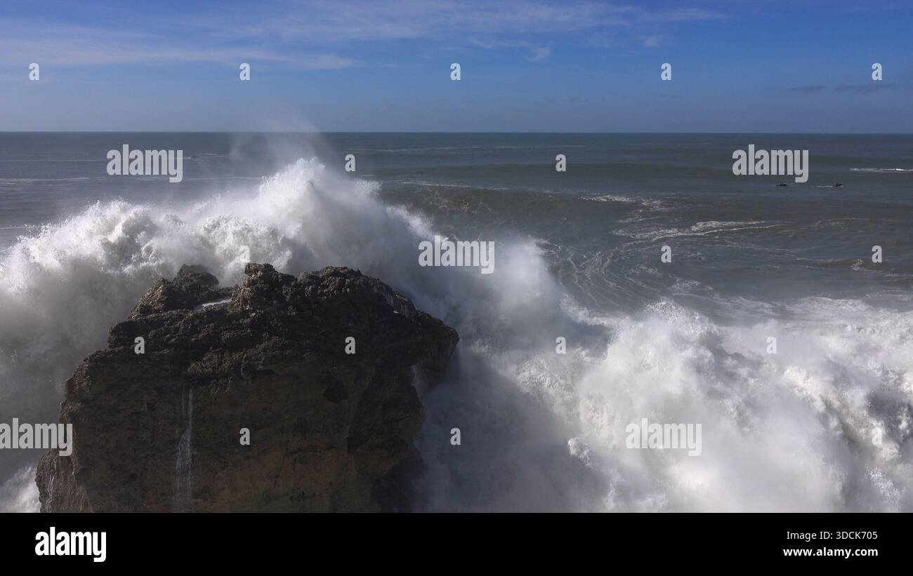 High energy coastline hi-res stock photography and images - Alamy