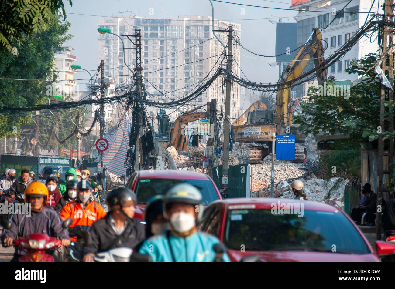 (251219) -- HANOI, Dec. 19, 2025 (Xinhua) -- This photo taken on Dec ...
