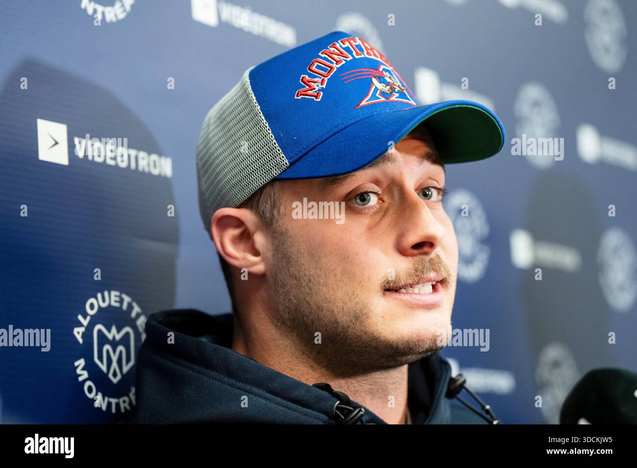 ARCHIVES - Alexandre Gagné, des Alouettes de Montréal, s'adresse aux ...