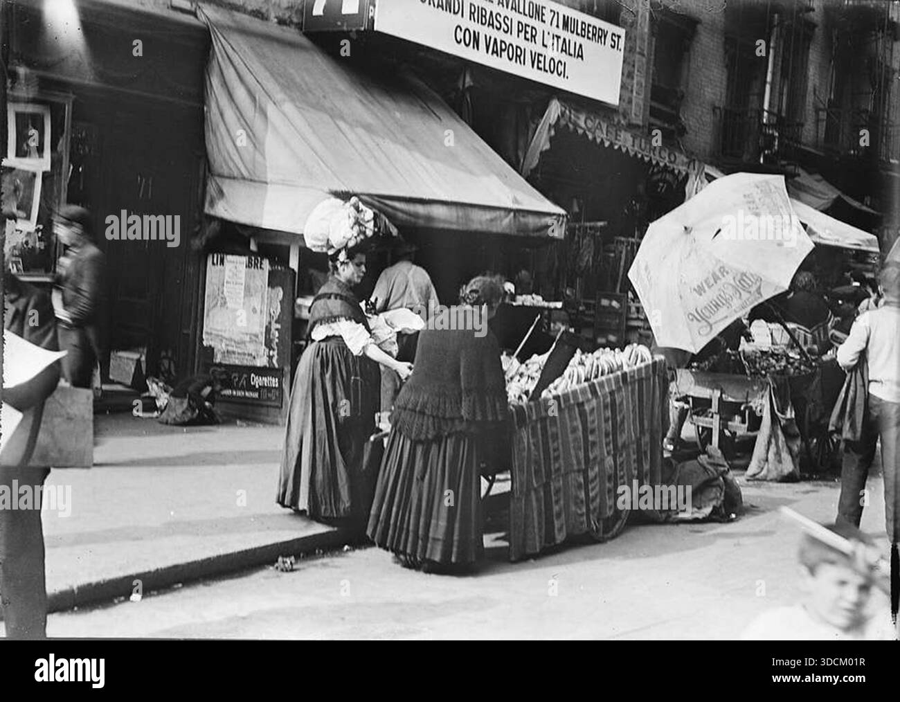 Italian american culture Black and White Stock Photos & Images - Alamy