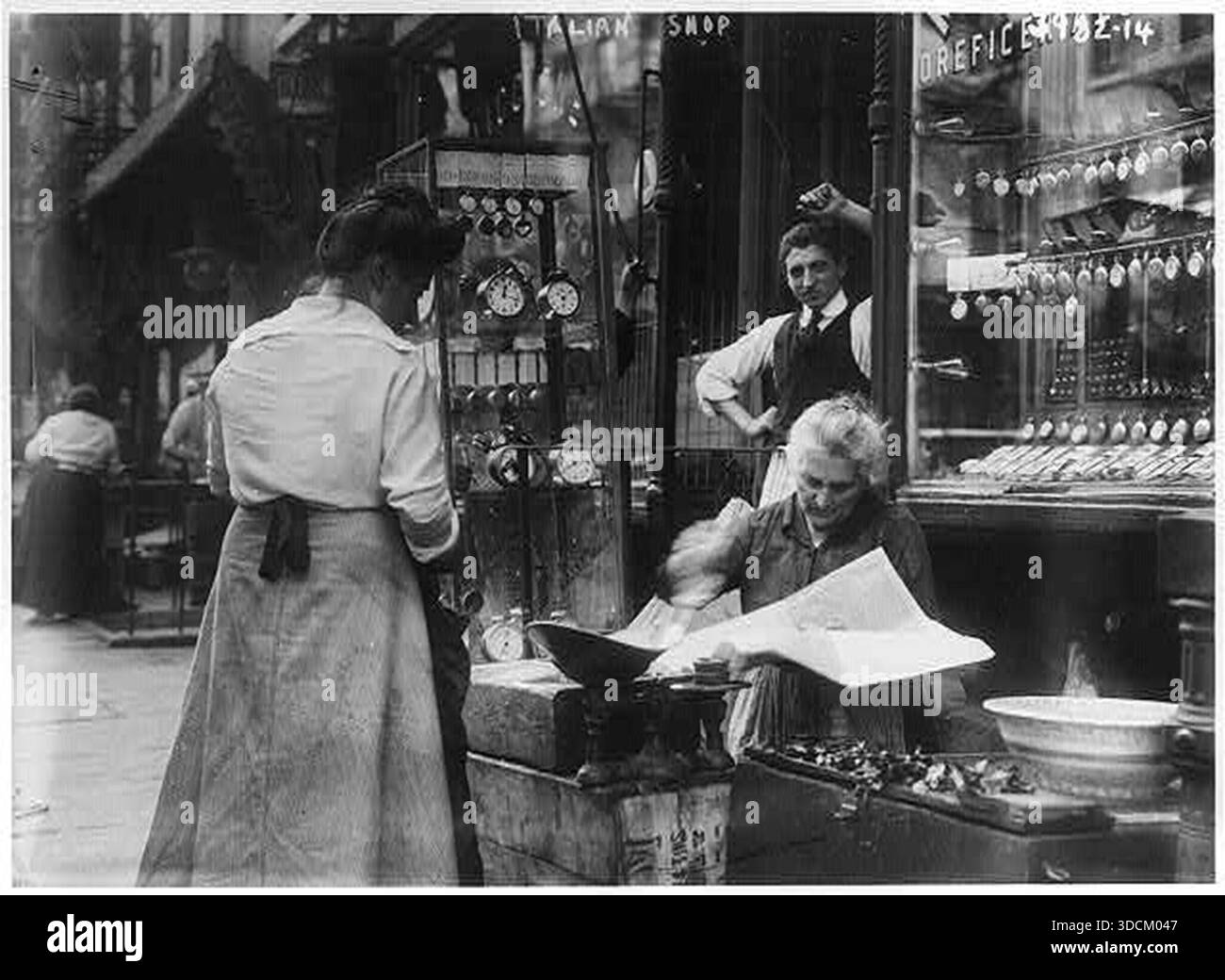 20th century immigration Black and White Stock Photos & Images - Alamy