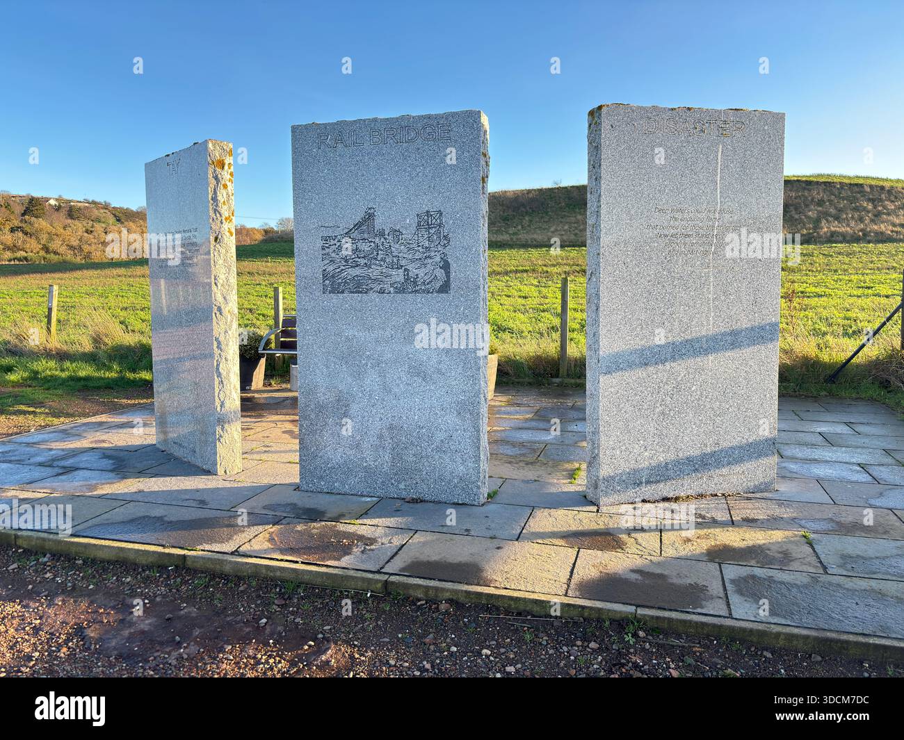 Tay Bridge Disaster Monument commemorating the 1879 rail bridge ...