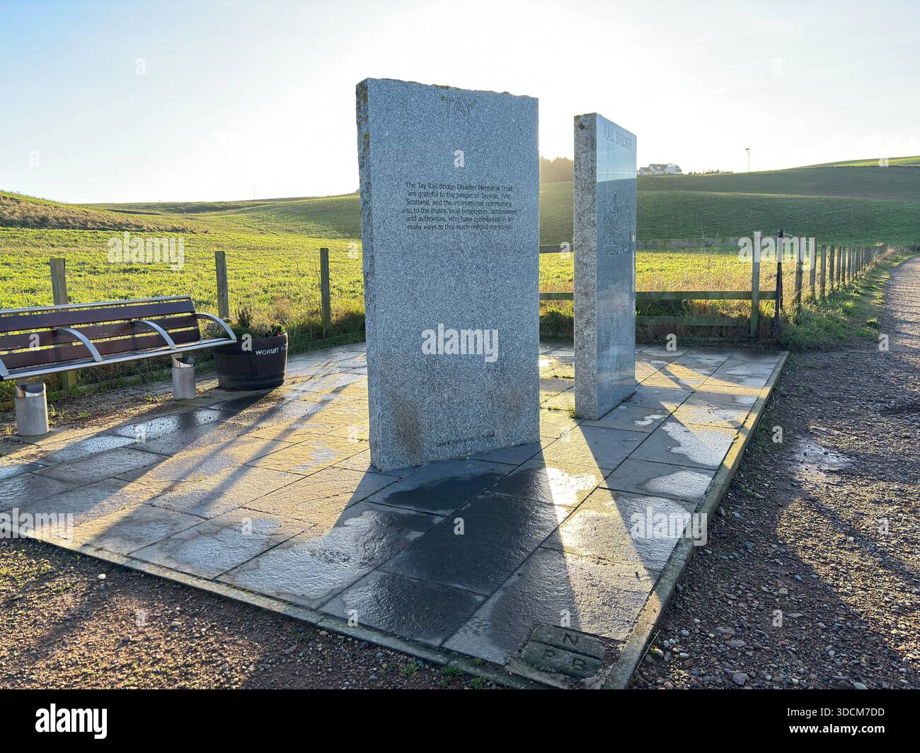 Tay Bridge Disaster Monument commemorating the 1879 rail bridge ...