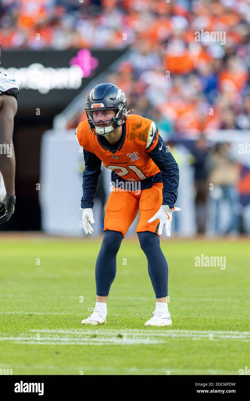 Denver Broncos cornerback Riley Moss (21) lines up against the ...
