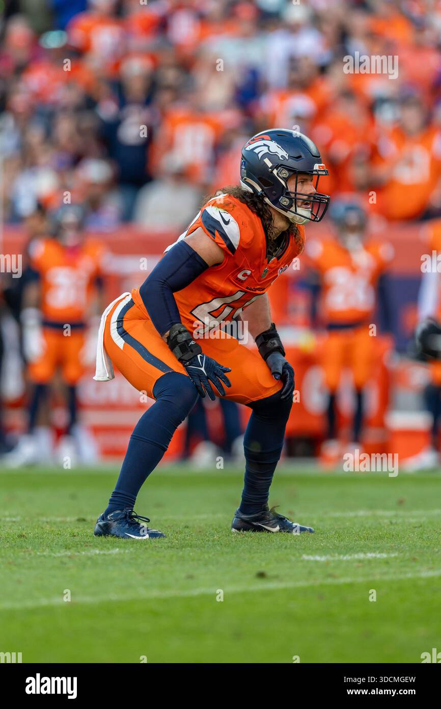 Denver Broncos linebacker Alex Singleton (49) lines up against the ...