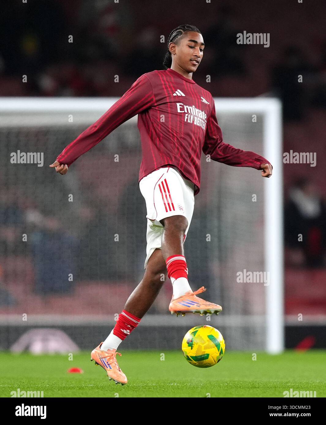 Arsenal's Marli Salmon warming up ahead of the Carabao Cup quarter ...