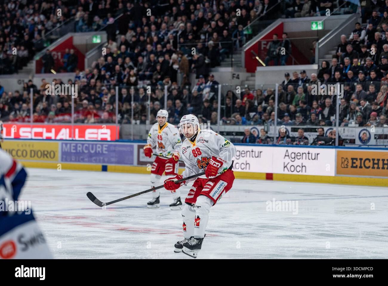 23/12/2025, Zurich, Swiss Life Arena, NL: ZSC Lions - EHC Biel-Bienne ...