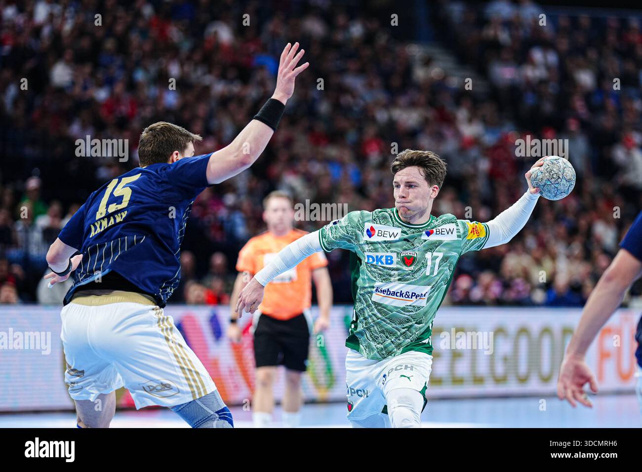 Wurf/Tor Nils Lichtlein (Fuechse Berlin, #17) GER, Handball Sport ...
