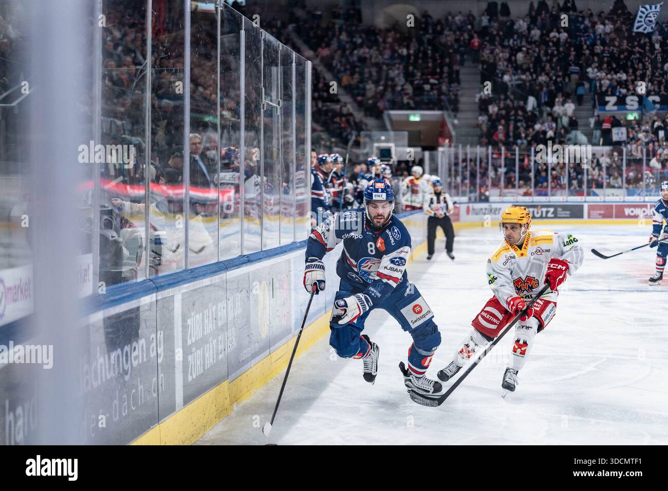 23/12/2025, Zurich, Swiss Life Arena, NL: ZSC Lions - EHC Biel-Bienne ...