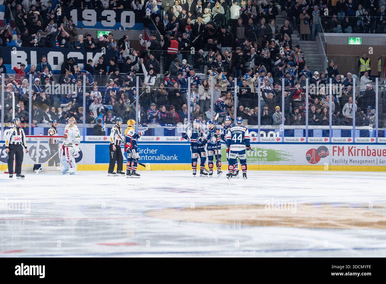23/12/2025, Zurich, Swiss Life Arena, NL: ZSC Lions - EHC Biel-Bienne ...