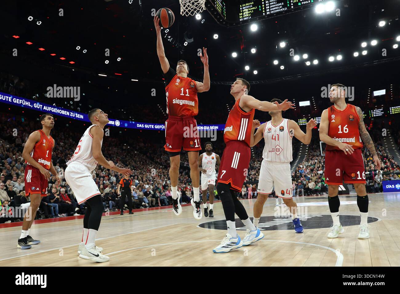 23 December 2025, Bavaria, Munich: Basketball: EuroLeague, FC Bayern ...