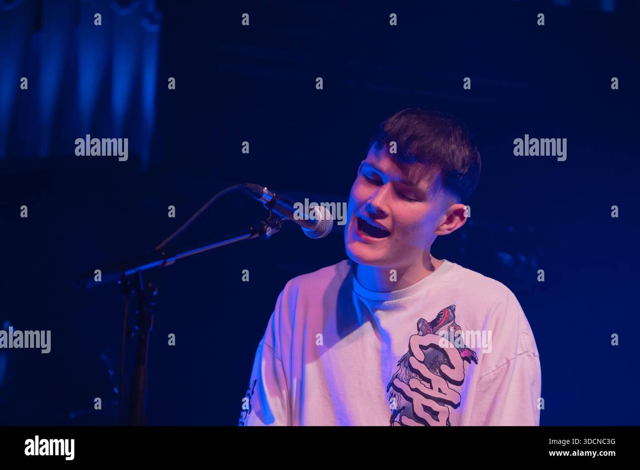 Pat Hamilton performing at Saint Lukes in Glasgow Tuesday 23rd December ...