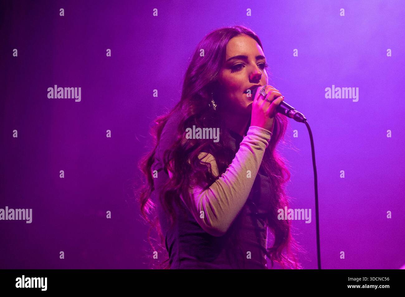 Abbie Gordon performing at Saint Lukes in Glasgow Tuesday 23rd December ...