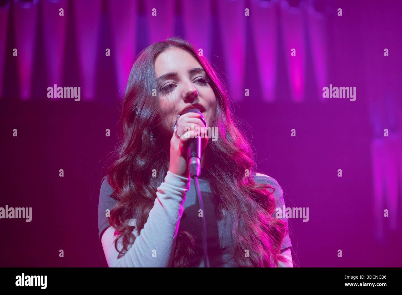 Abbie Gordon performing at Saint Lukes in Glasgow Tuesday 23rd December ...