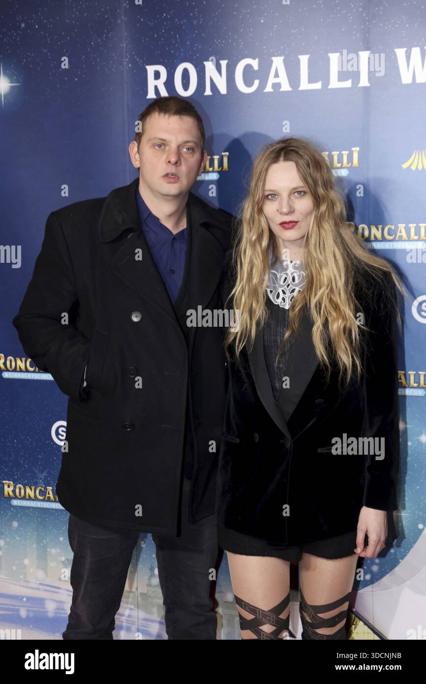 Anton Garber and Lilith Stangenberg, Premiere Roncalli Christmas Circus ...