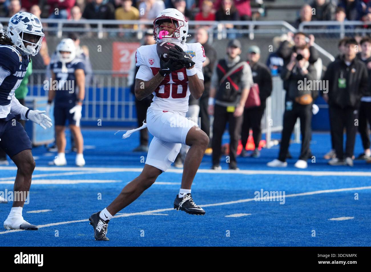 December 22 2025: Cougars wide receiver Mackenzie Alleyne (88) in ...
