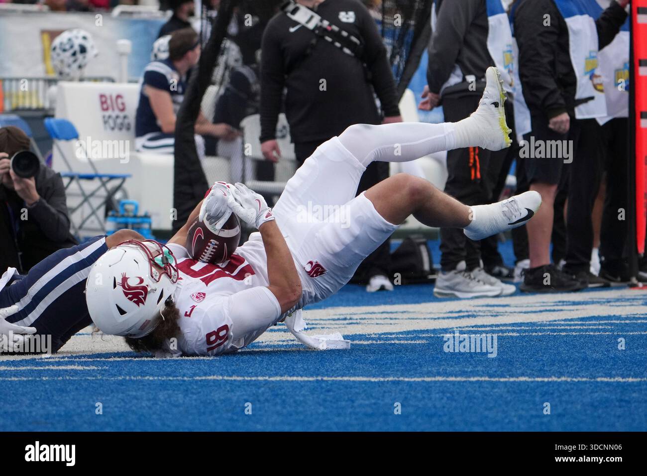 December 22 2025: Cougars wide receiver Joshua Meredith (18) in action ...