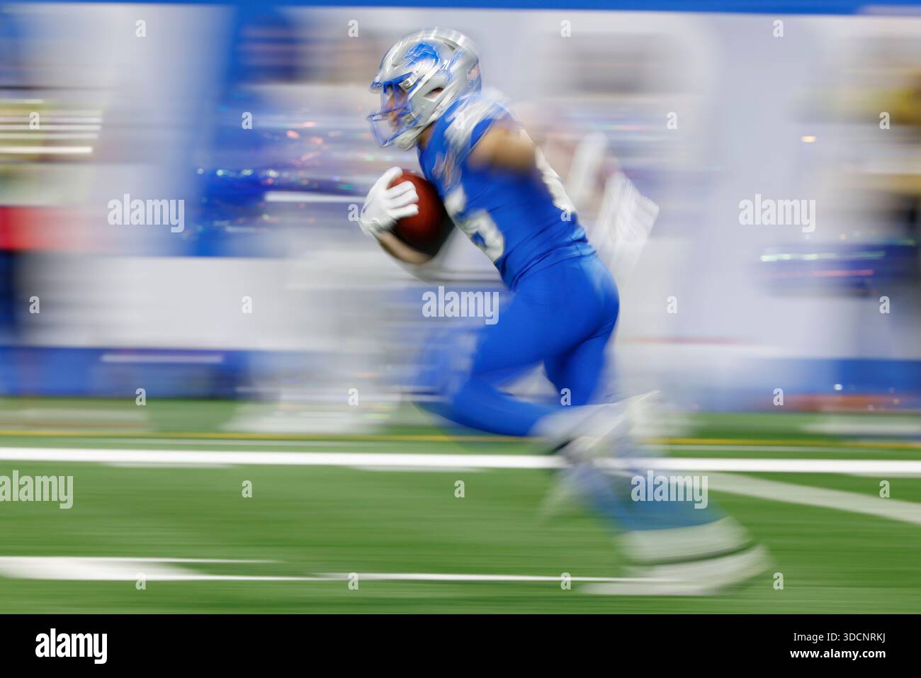 Detroit Lions wide receiver Tom Kennedy (85) runs the ball against the ...