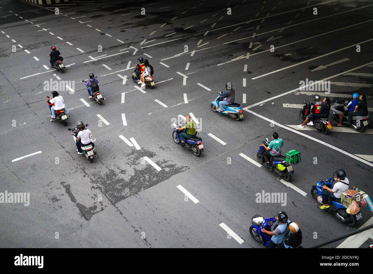 Concrete road dividers hi-res stock photography and images - Alamy