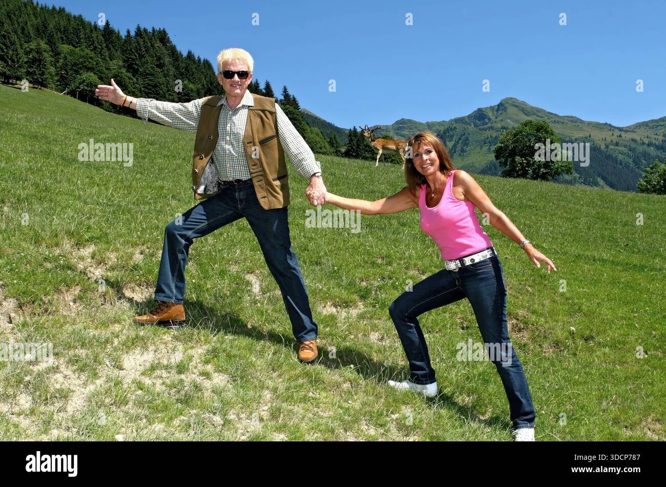 ARCHIV: Heino Sänger Heino mit Ireen Sheer im Wildpark Aurach / Tirol ...